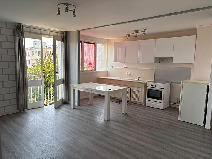 Châteauroux, Cré, La Loge, Les Grands Champs, Les Méraudes, Touvent : Appartement 3 pièces à vendre