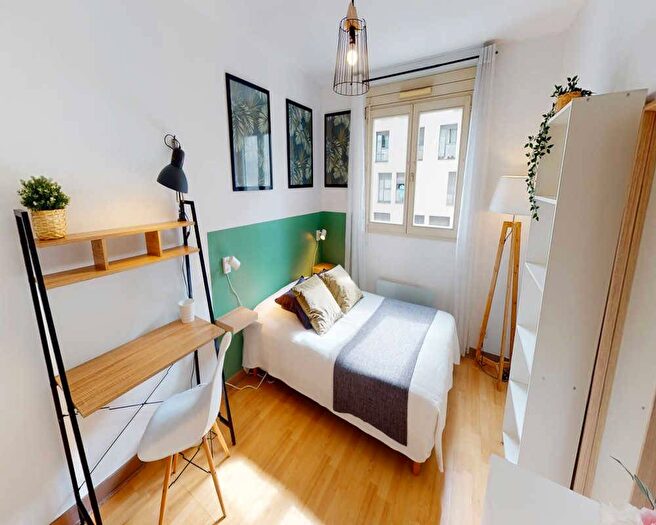 Appartement à louer - Saint Louis, Lyon ème arrondissement - 4 pièces - 4 chambres