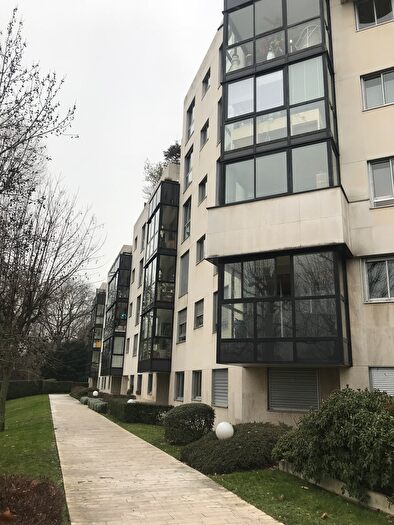Appartement 4 pièces à louer - Suresnes, République