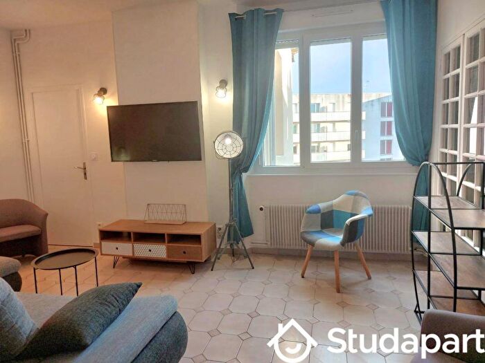 Appartement à louer - Clairmarais-Charles Arnould, Reims - 1 pièce - 2 chambres