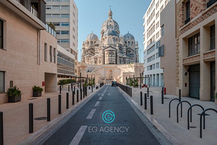 Appartement à vendre - Marseille e , La Joliette - 3 pièces - 2 chambres