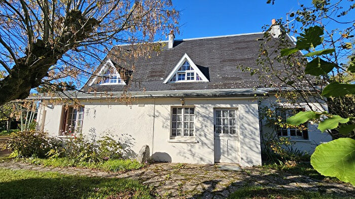 Maison à vendre - Beaugency - 5 pièces - 3 chambres