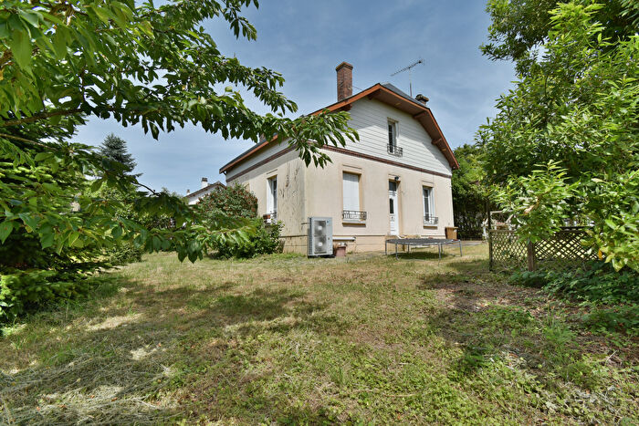 Beaumont-les-Autels : Maison 4 pièces à vendre