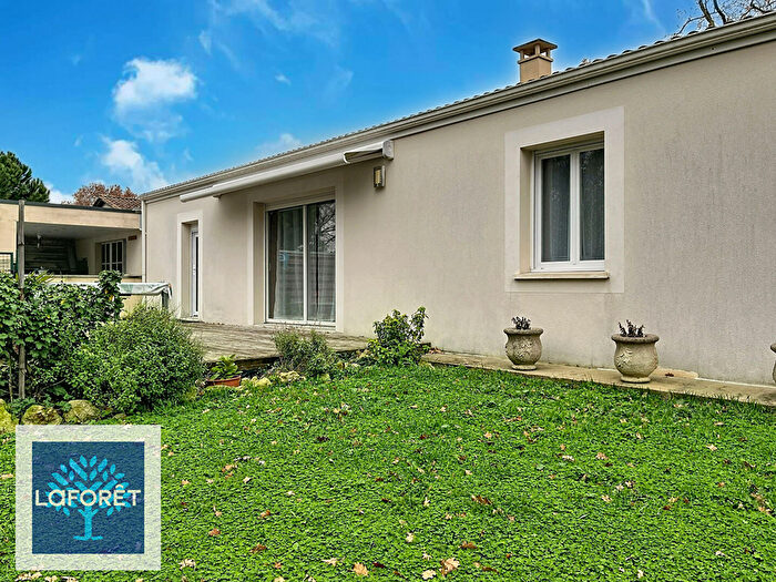 Maison à vendre - Baignes-Sainte-Radegonde - 4 pièces - 3 chambres