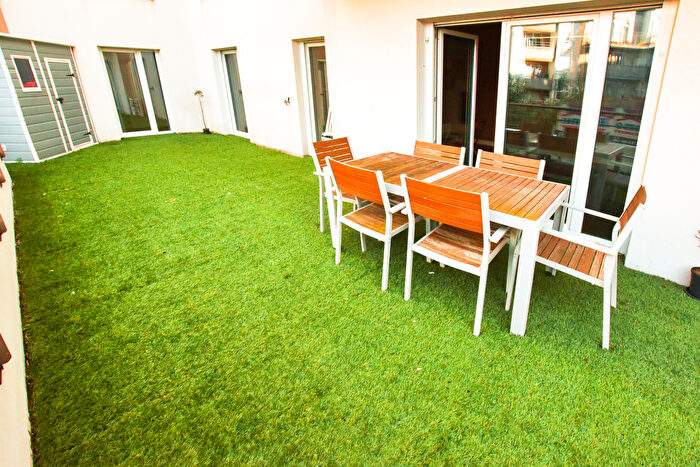 Appartement à louer - Nanterre, Mont Valérien - 3 pièces - 2 chambres