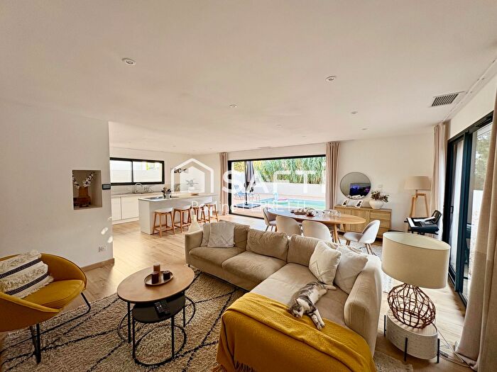 Maison à vendre - Moussan - 4 pièces - 3 chambres