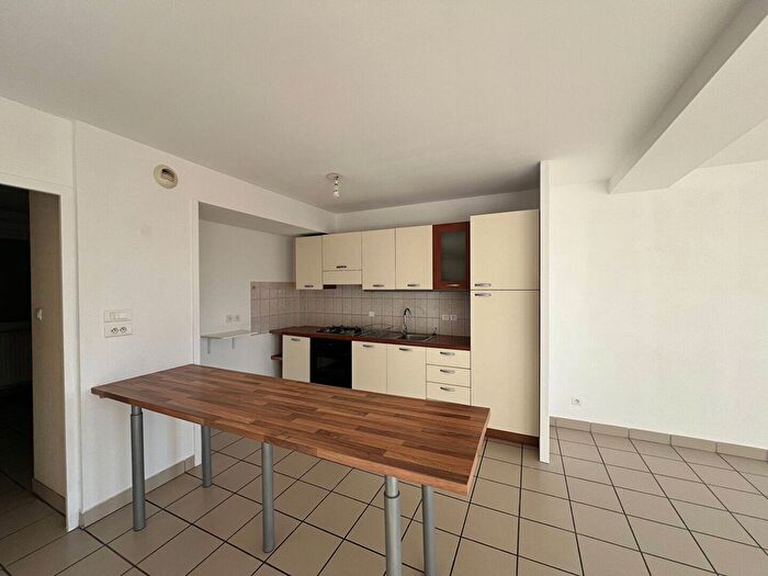 Appartement à louer - Les Bords de Loire, Roanne - 3 pièces - 2 chambres