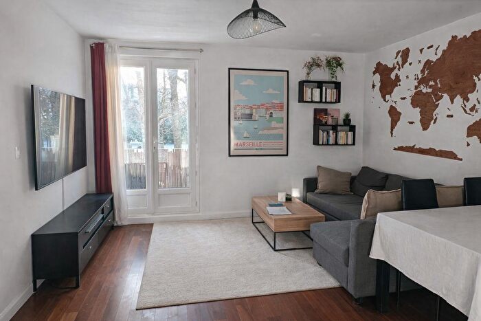 Appartement à louer - Vitry-sur-Seine, Plateau - 4 pièces - 3 chambres