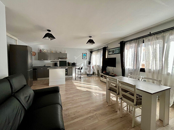 Appartement à vendre - Mont-de-Marsan, Centre-ville - 3 pièces - 2 chambres