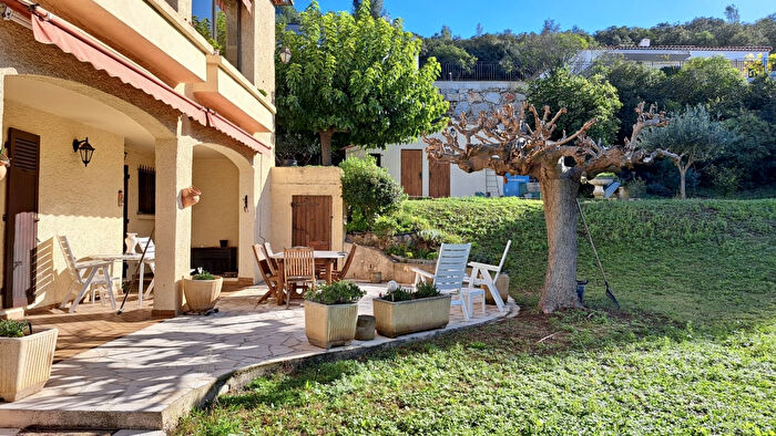 Maison 4 pièces à louer à Marseille 12ème, Les Trois Lucs