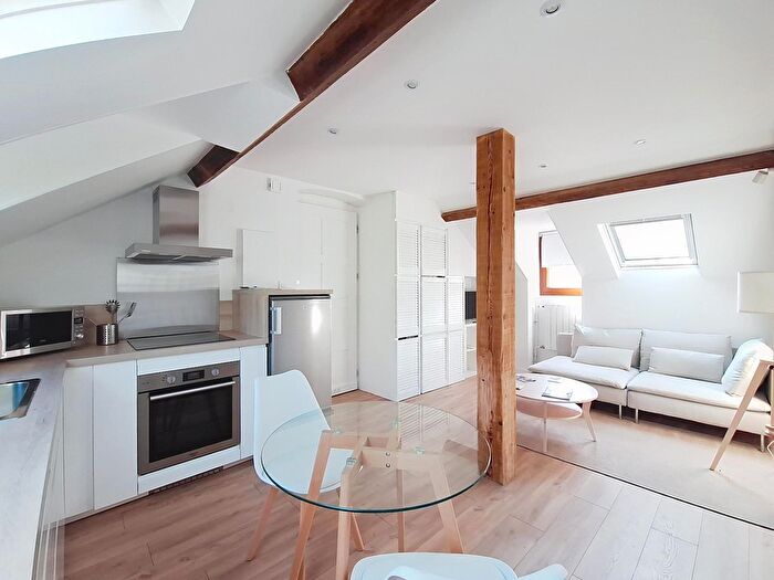 Appartement à louer - Dijon, Chartreuse - 2 pièces - 1 chambre