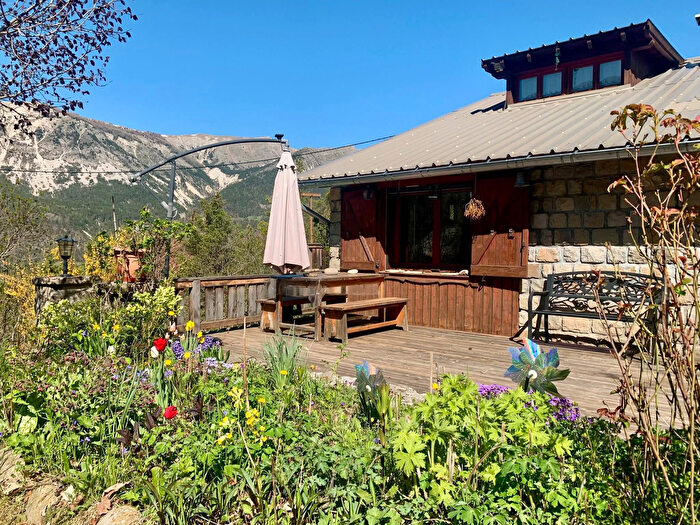 Maison à vendre - Beauvezer - 8 pièces - 4 chambres