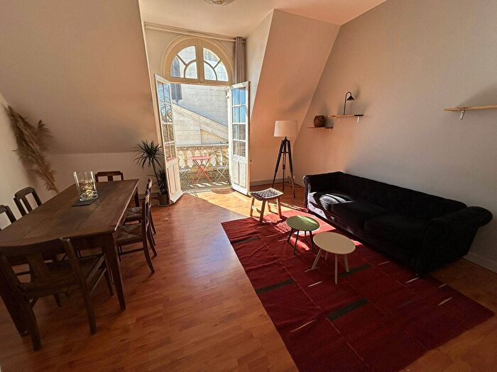 Appartement à louer - Trois Quartiers-Centre Ville, Poitiers - 2 pièces - 1 chambre