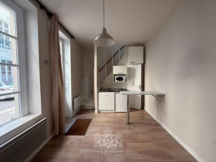 Appartement à louer - Vieux Lille - 2 pièces - 1 chambre