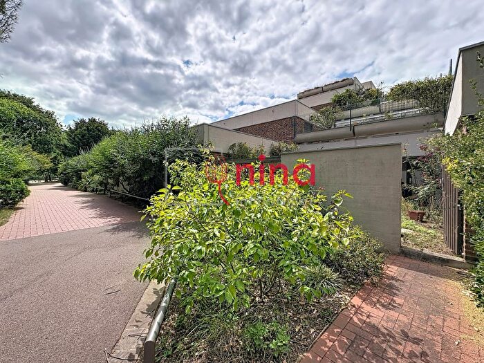 Créteil, Brèche, Préfecture : Appartement 5 pièces à louer