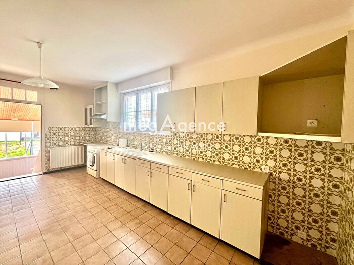 Maison à vendre - Saint-Gilles-Croix-de-Vie - 5 pièces - 3 chambres