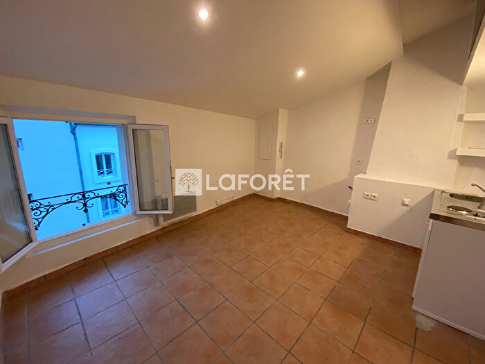 Appartement à louer - Draguignan, Centre-ville historique - 1 pièce