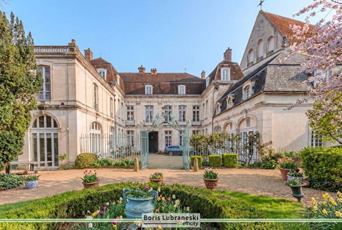 Maison à vendre - Auxerre, Centre-ville - 20 pièces - 12 chambres