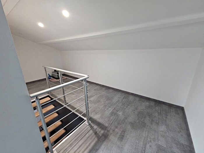 Maison à vendre - Le Cendre - 6 pièces - 5 chambres