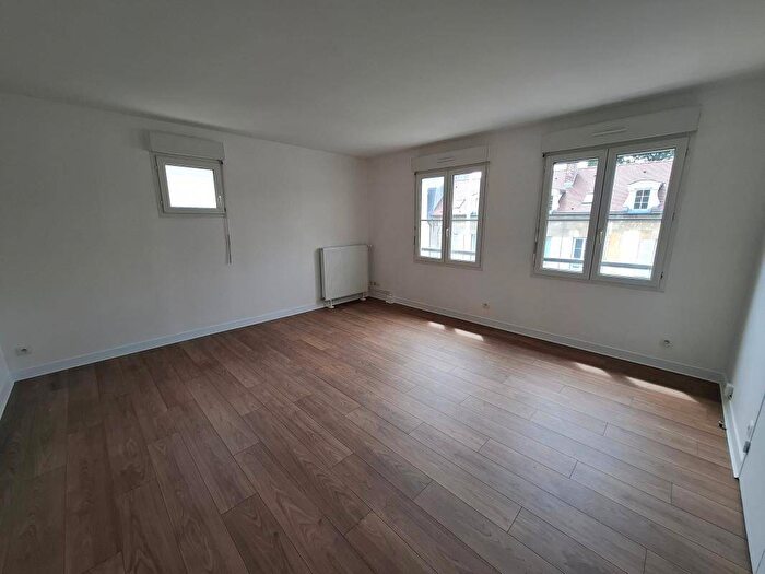 Appartement 3 pièces à louer à Avenues, Compiègne