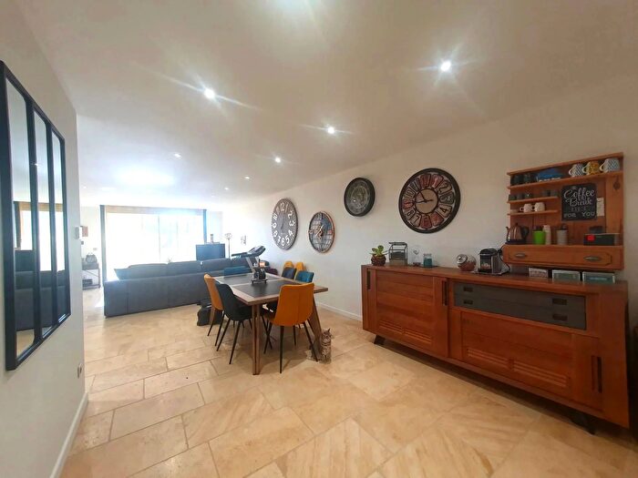 Maison à vendre - LIsle-sur-la-Sorgue - 5 pièces - 3 chambres