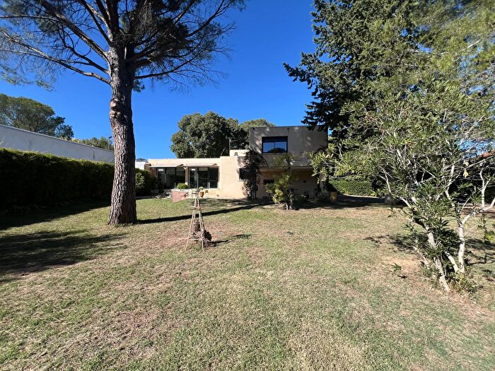 Maison à vendre - Nîmes, Terres de Rouvière, LEau Bouillie - 5 pièces - 3 chambres