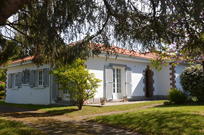 Saint-Georges-de-Pointindoux : Maison 4 pièces à vendre