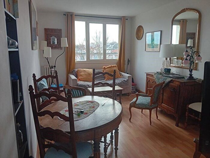Centre Ville Est, Ivry-sur-Seine : Appartement 1 pièce à louer