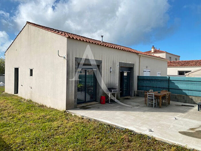 Maisons à vendre et appartements à louer - 1