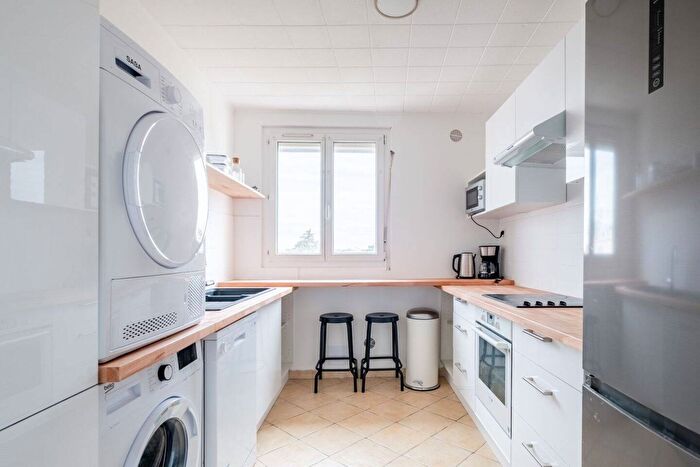 Appartement à louer - Lyon ème arrondissement - 4 pièces - 4 chambres