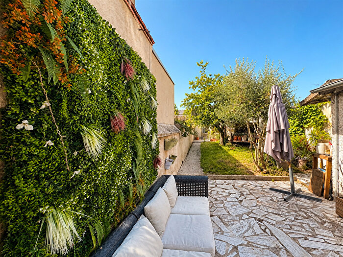 Orléans, Faubourg Saint-Jean - Maison 6 pièces à vendre