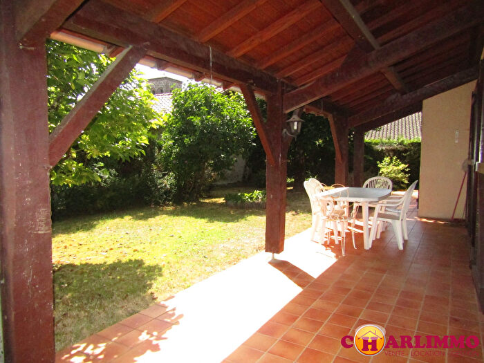 Maison à vendre - Chassenon - 6 pièces - 4 chambres