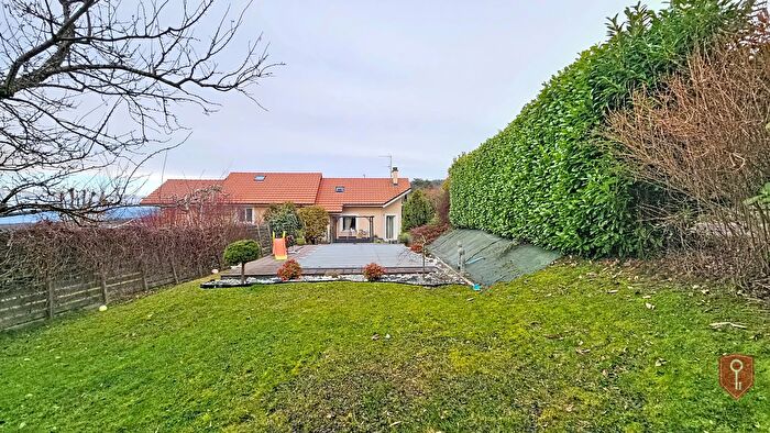 Maison à vendre - Cranves-Sales - 9 pièces - 5 chambres