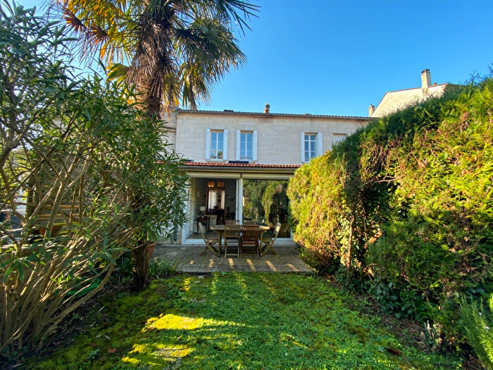 Maison à vendre - Angoulême, Saint-Gelais - 8 pièces - 4 chambres