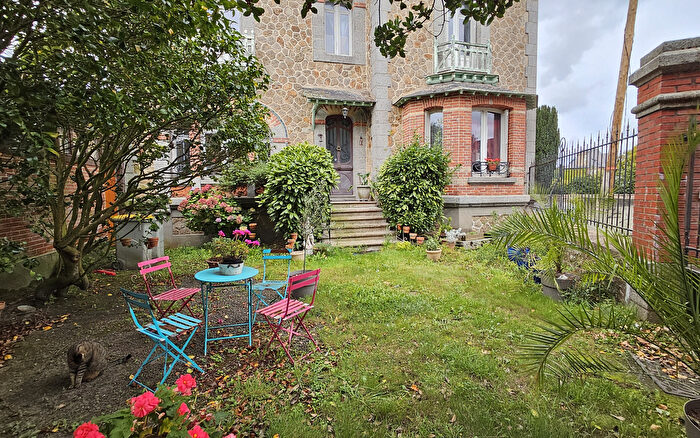 Maison à vendre - Guingamp - 8 pièces - 5 chambres
