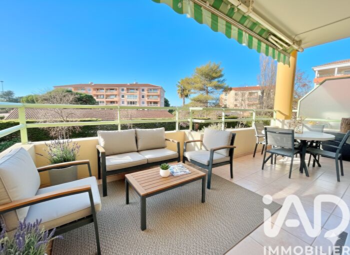 Appartement à vendre - Saint-Raphaël, Les Arênes - 2 pièces - 1 chambre