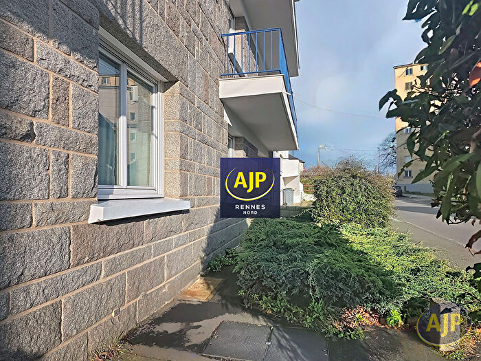 Appartement à vendre - Quartiers Nord-Est, Jeanne dArc - 5 pièces - 3 chambres