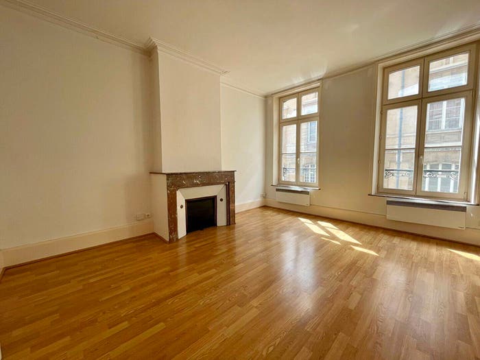 Centre Ville-Charles III, Nancy : Appartement 2 pièces à louer