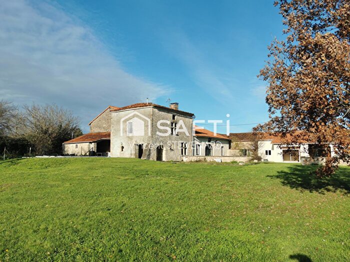 Maison à vendre - Fontenille - 7 pièces - 5 chambres