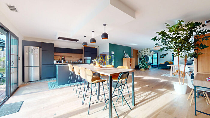 Maison à vendre - Mérignac, Centre-ville - 7 pièces - 6 chambres