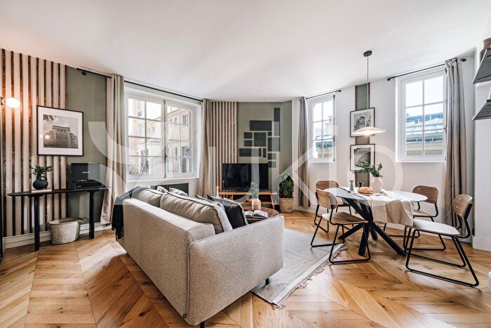 Appartement à louer - Chaillot, Paris ème - 2 pièces - 1 chambre