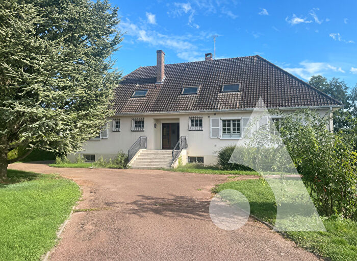 Fontaine-les-Grès : Maison 8 pièces à vendre