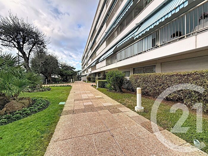 Appartement à louer - Cannes, Californie Pezou - 1 pièce