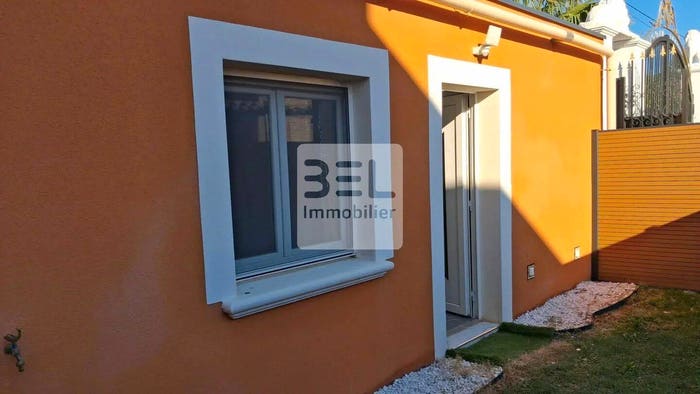 Périurbain Sud, Bagnols-sur-Cèze : Appartement 1 pièce à louer