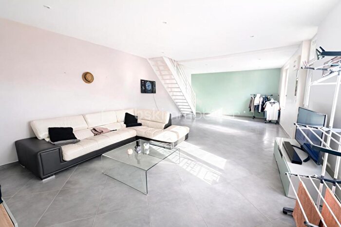 Maison à vendre - Villers-au-Tertre - 6 pièces - 4 chambres