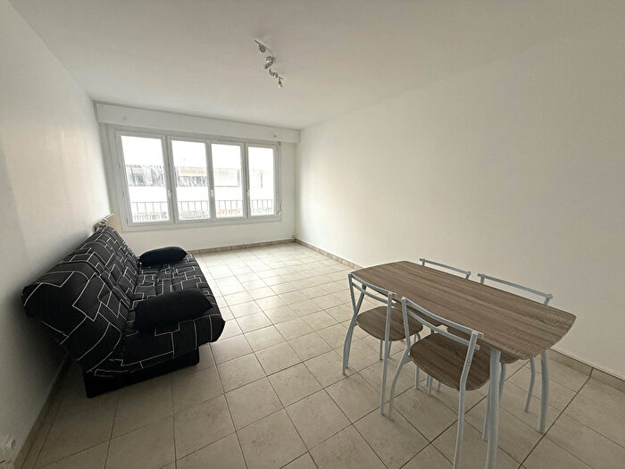 Appartement à louer - La Roche-sur-Yon, Pentagone, Pont-Morineau - 2 pièces - 1 chambre