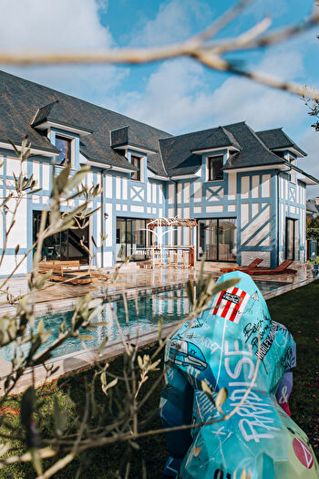 Maison à vendre - Tourgéville - 8 pièces - 5 chambres