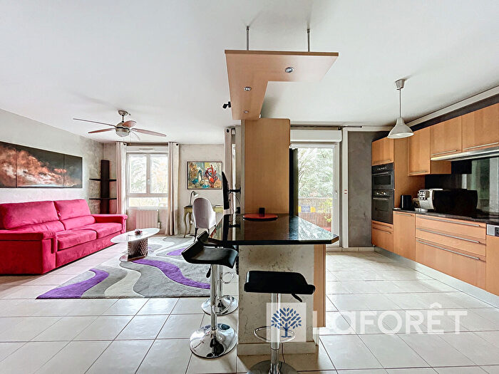 Appartement à louer - Lyon e , La Duchère - 2 pièces - 1 chambre