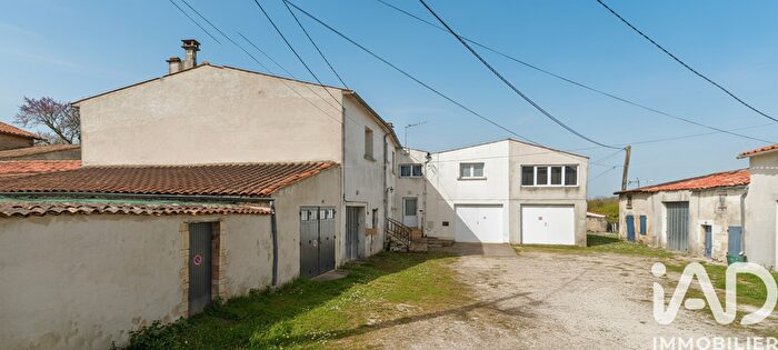 Maison à vendre - Saint-Jean-dAngély - 6 pièces - 5 chambres