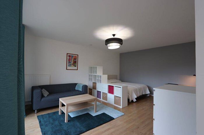 Appartement 1 pièce à louer à Centre Ville, Tassin-la-Demi-Lune